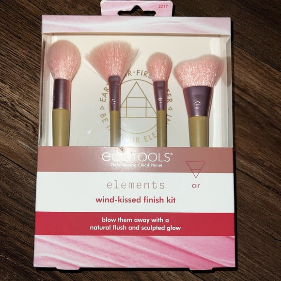 ecotools | Makeup | New Ecotools Elements Wind Kissed Finish Brush Set ...
